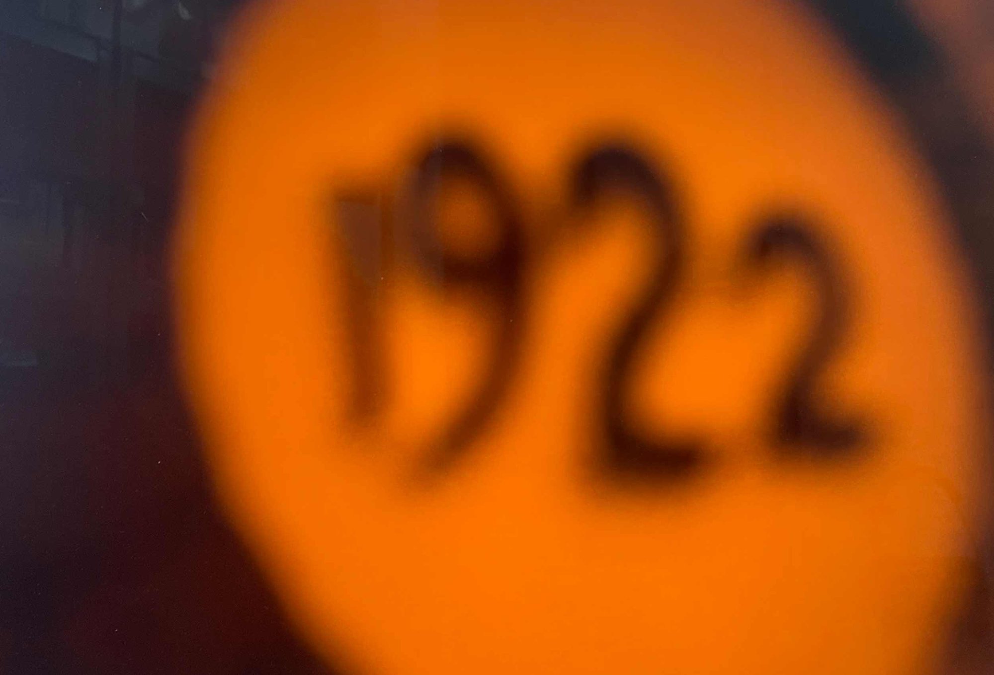 LIVENESS – Events – Frank Wasser: On Tenterhooks